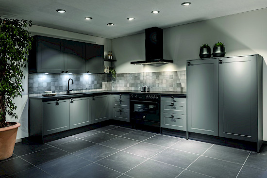 Mat grijze keuken | Compleet op maat gemaakt | Nuva Keukens